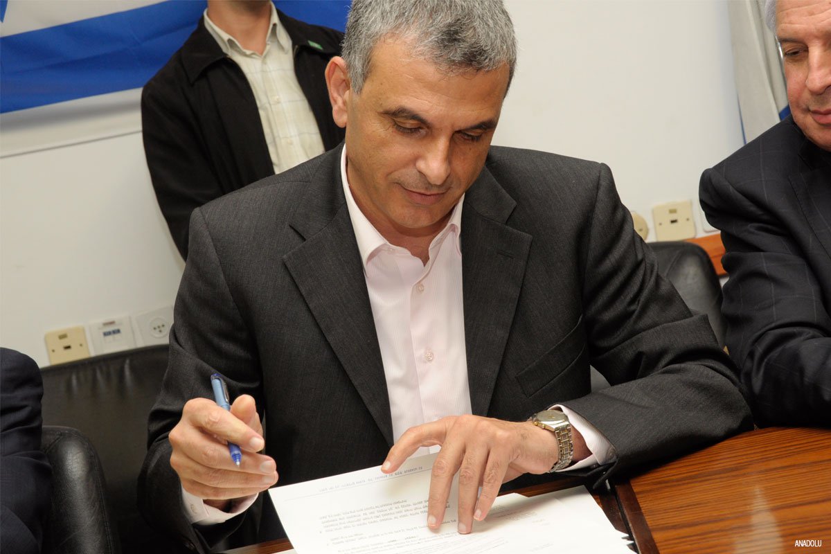 China tells Israel 'don't send workers to settlements'