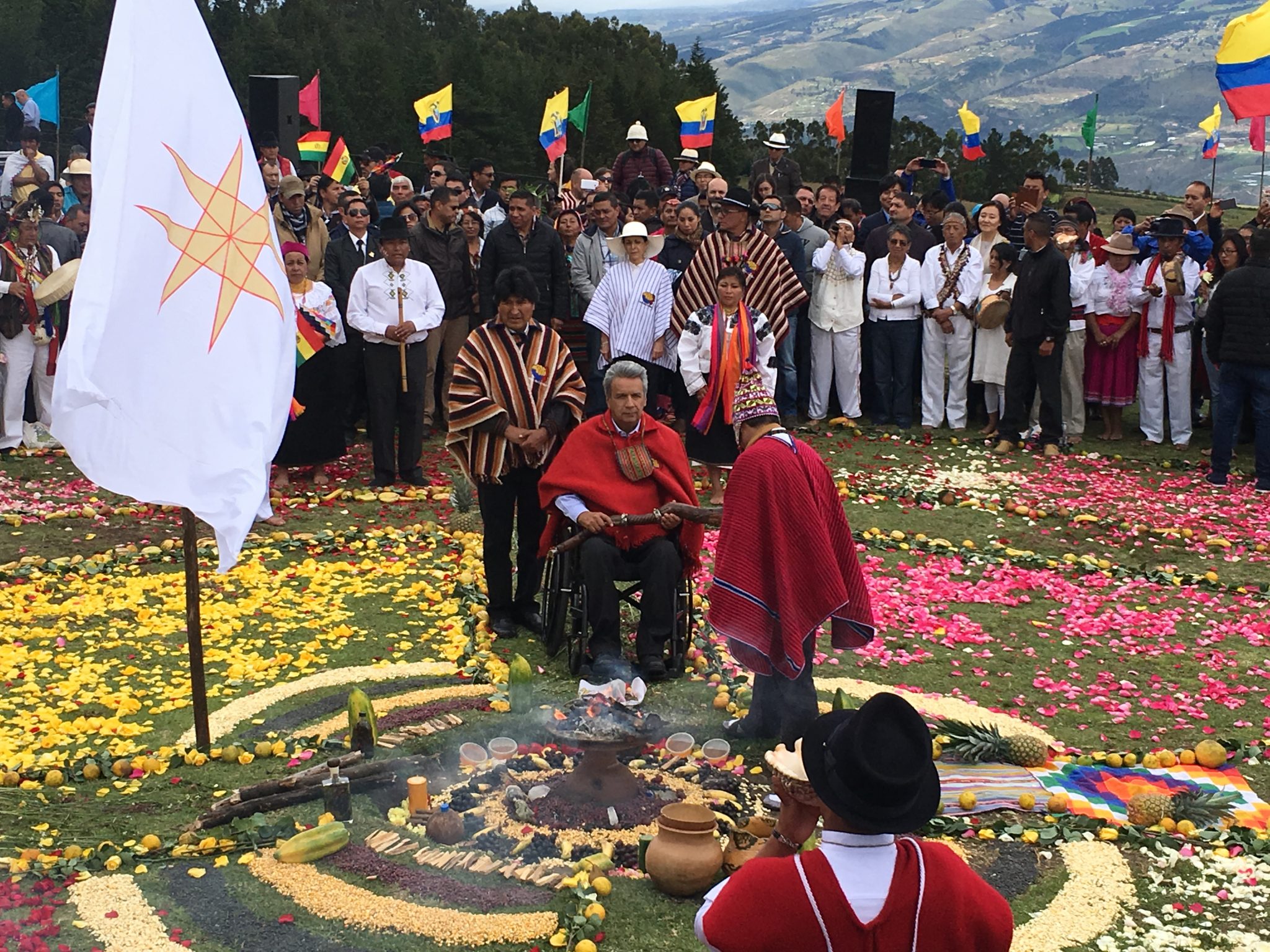 Ceremonia Ancestral Indígena Para Lenín Moreno Presidente De Ecuador
