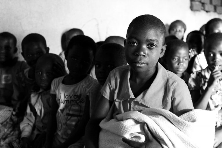 Chokorà: i bambini di Nairobi che trasformano i rifiuti in strumenti ...