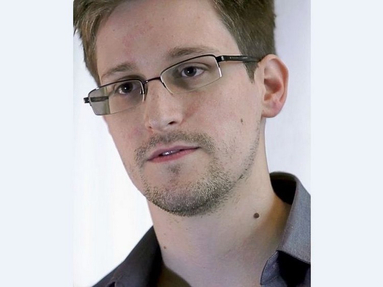 Edward Snowden ha ricevuto un permesso di soggiorno permanente in Russia