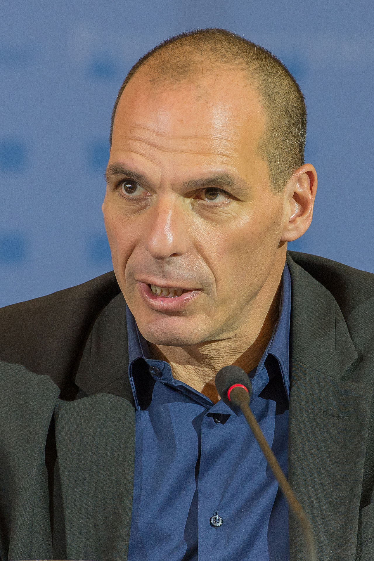 Staunch EU critic Yanis Varoufakis to run in European election — in Germany
