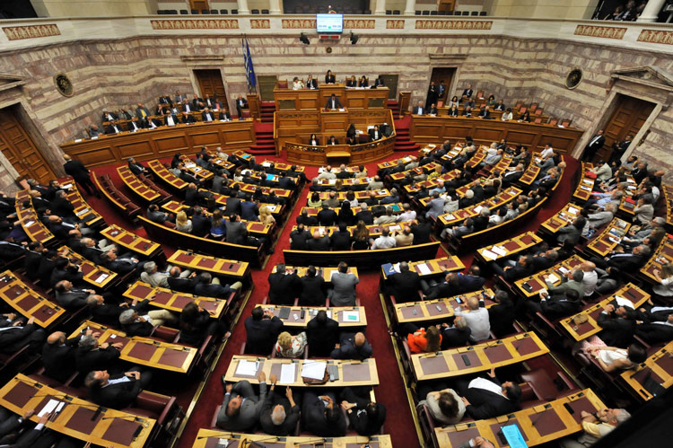 Με 153 «ναι» πέρασε η Συμφωνία των Πρεσπών από τη Βουλή