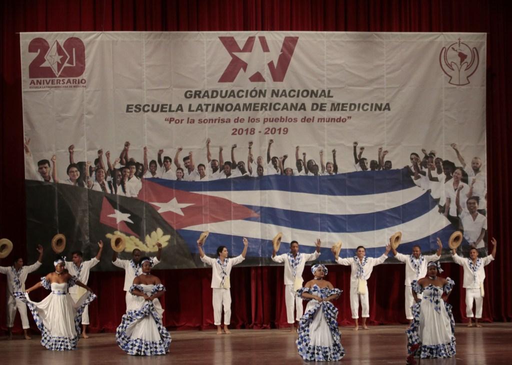 Cuba, ELAM: Médicos de ciencia y conciencia para el mundo