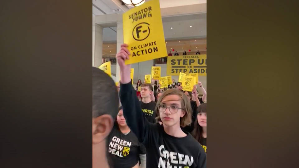 20 Teens Arrested as Youth Climate Activists Take Over Capitol Building ...