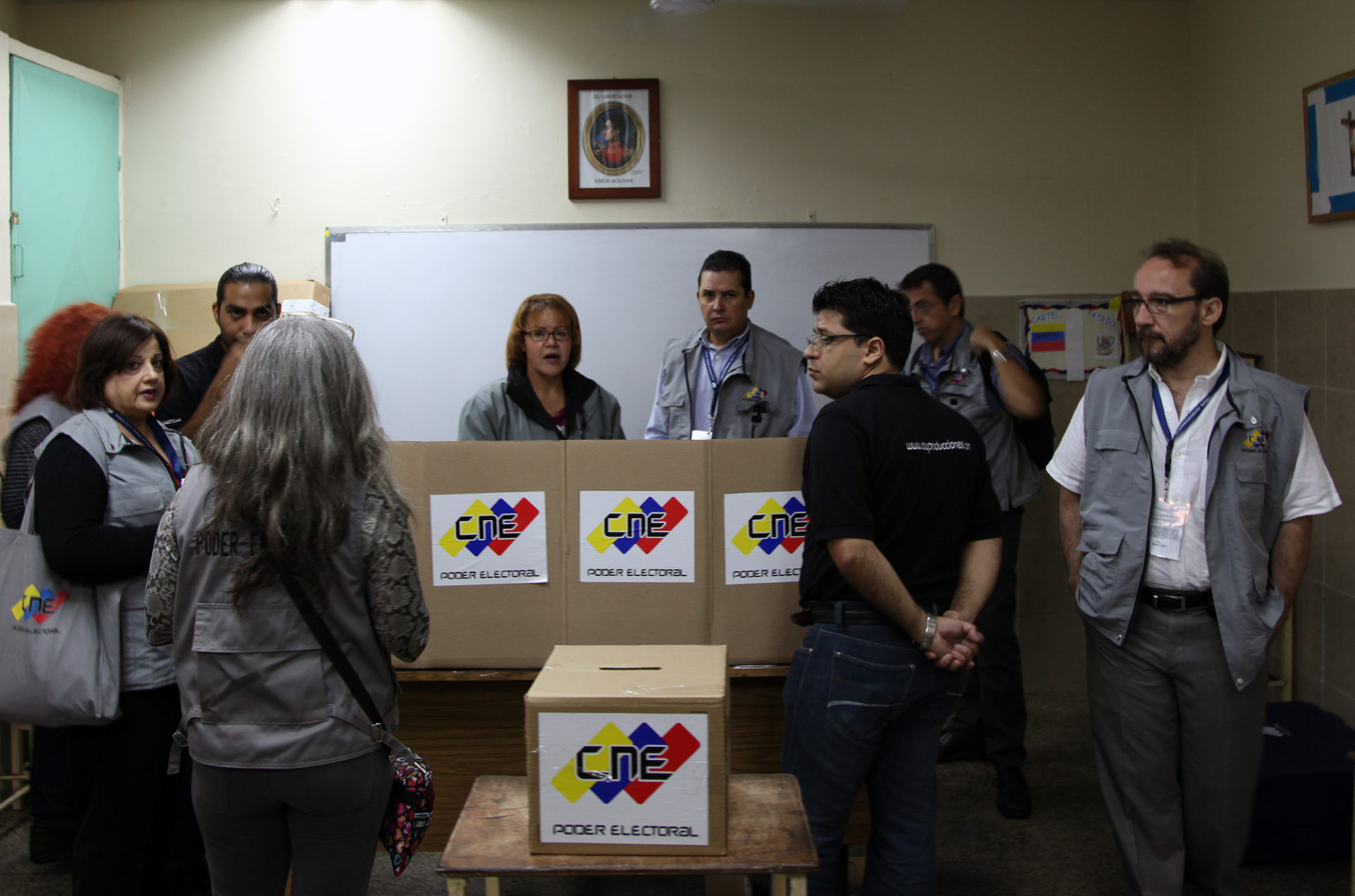 Low Turnout, but Free, Elections in Venezuela Are a Blow to Regime Change